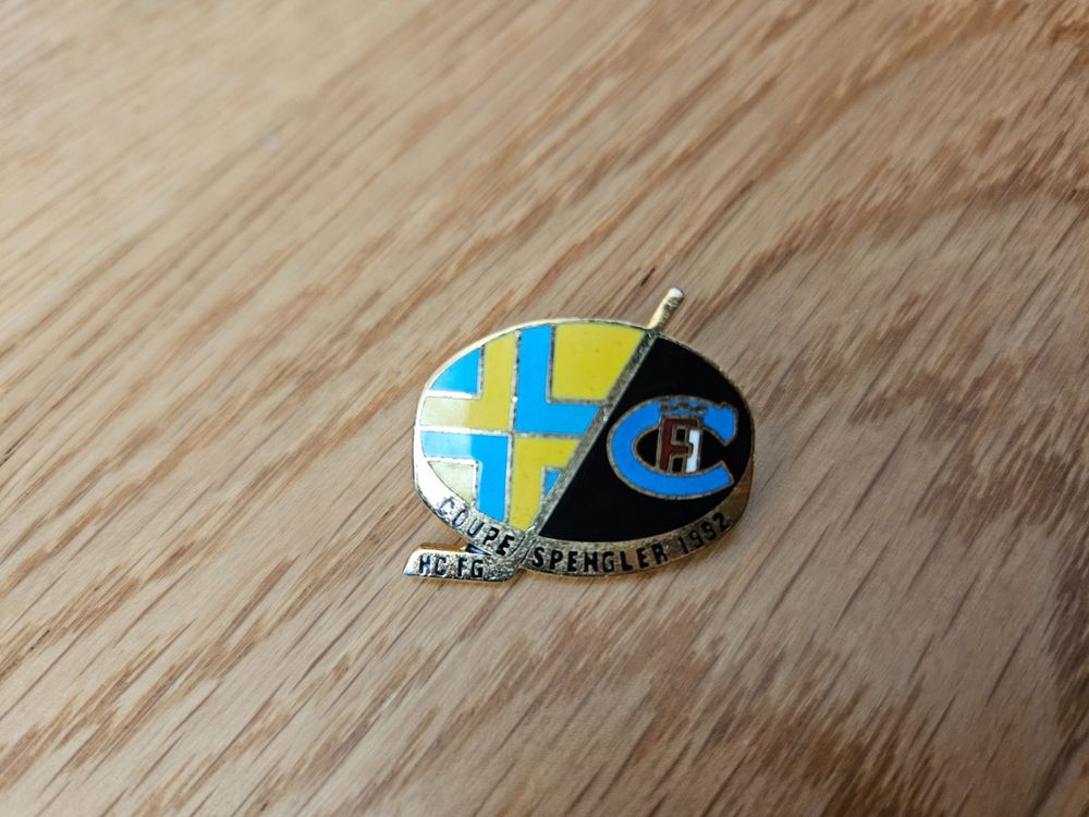 Pin's HC Fribourg-Gotteron / Spengler Cup | Kaufen auf Ricardo