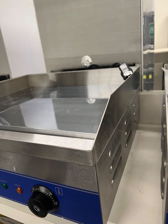 Occ. Weber Home D500 Elektro Plattengrill (Gebraucht) in Buchs SG für ...