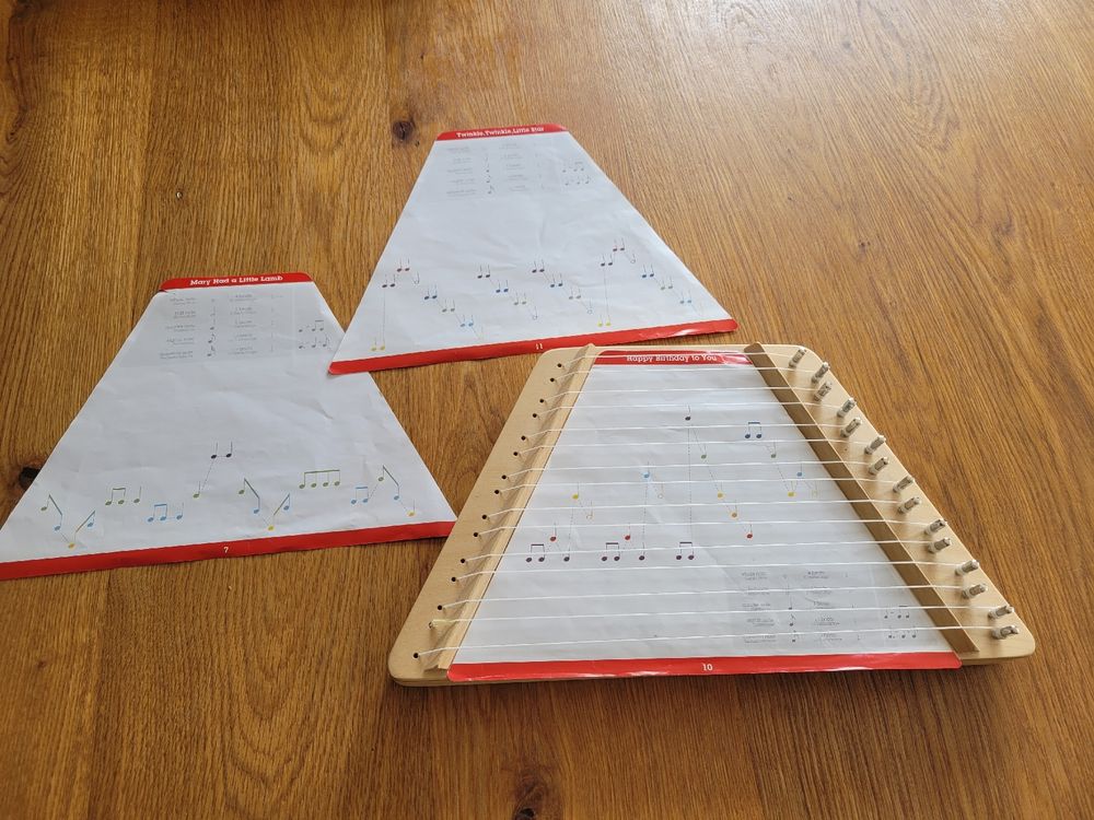 Musikinstrument mit Noten für Kinder (Gebraucht) in St. Ursen für CHF ...