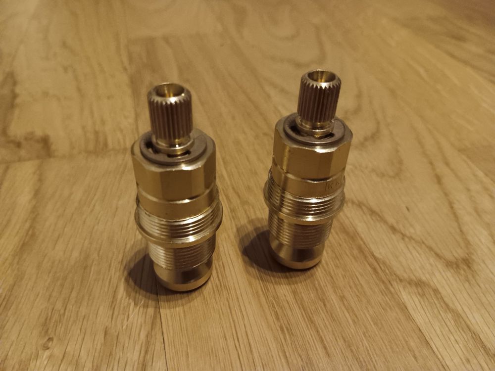 2x KWC Flachtelleroberteil M20 X 1.25 cm | Kaufen auf Ricardo