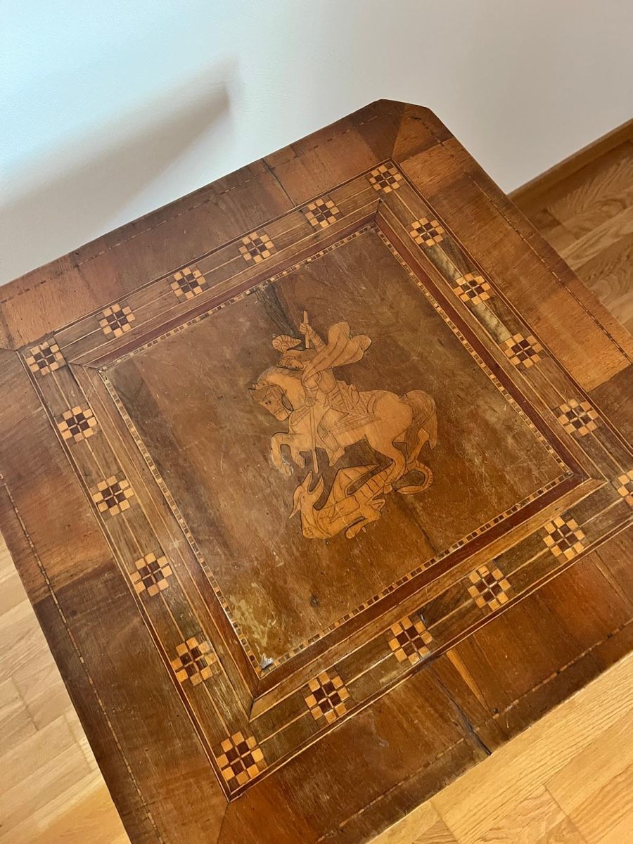 Table d'appoint ancienne, marqueterie artisanale unique (Gebraucht) in ...