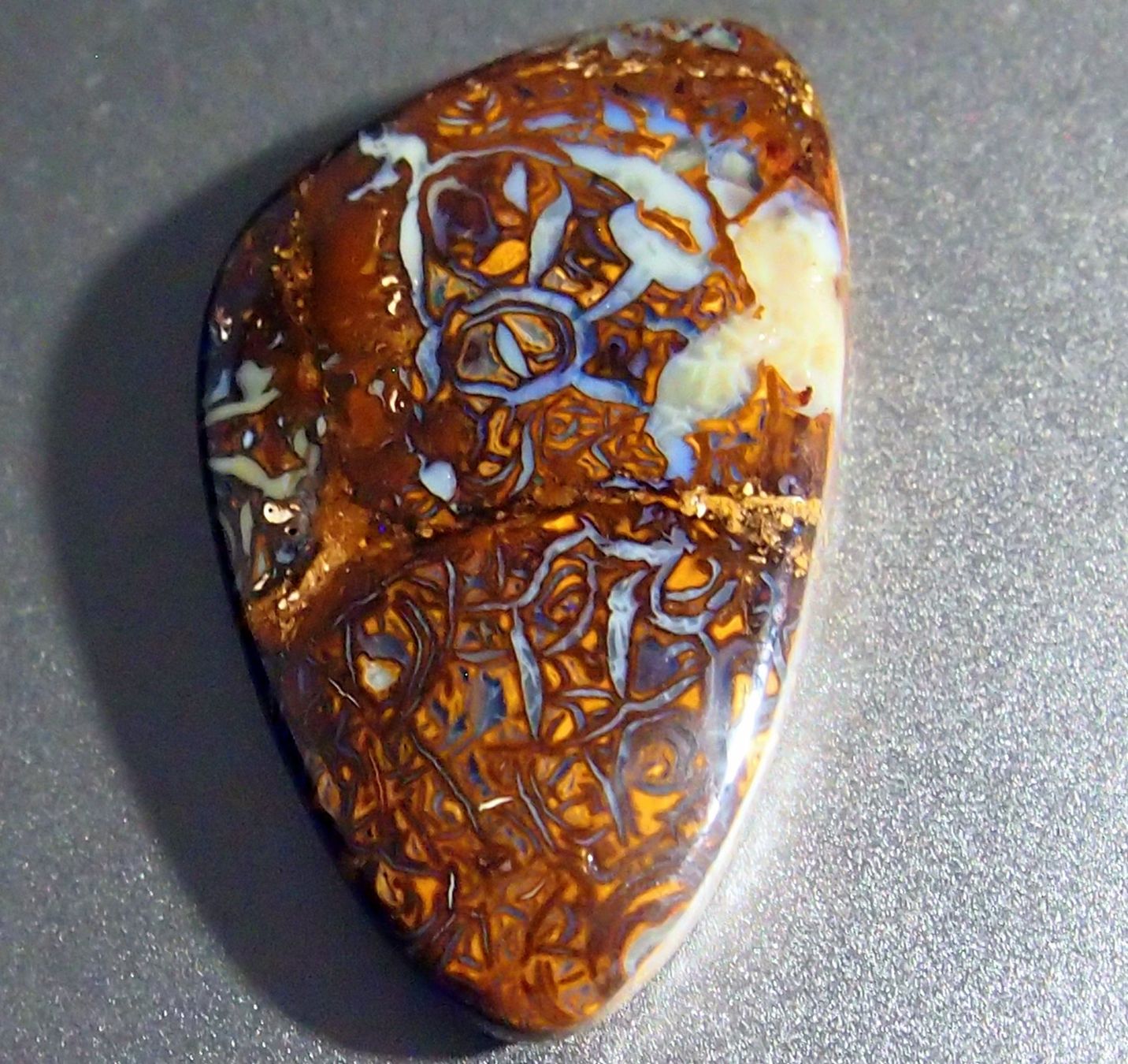 🔥 Boulder Opal Edelstein, rot/blau, Top Schliff, Rarität... (Neu und ...