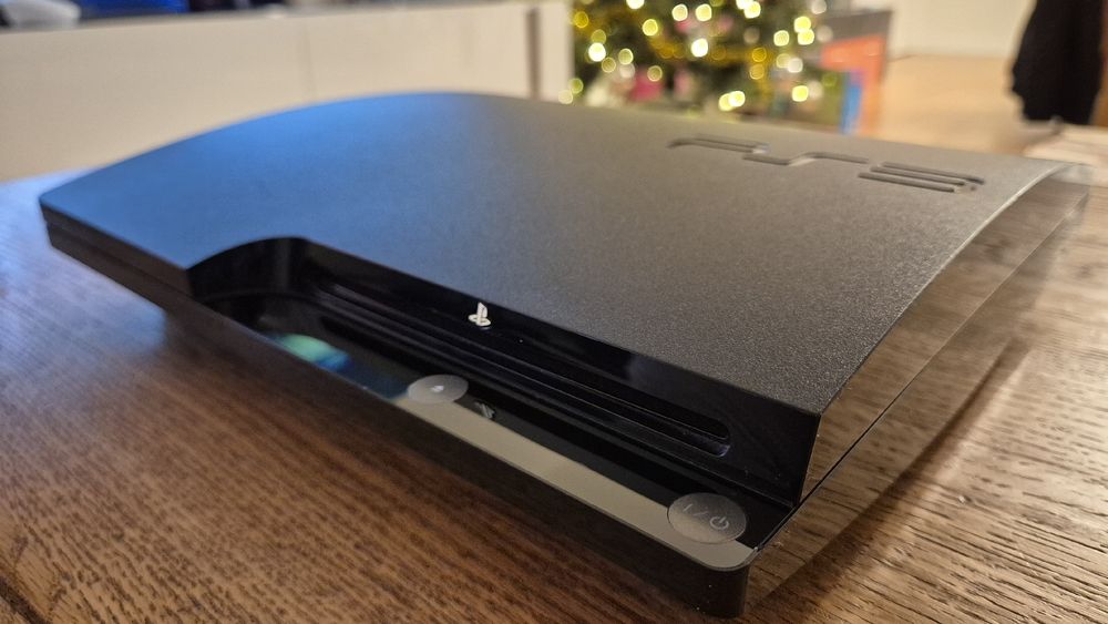 PlayStation 3 + 2 Controller + 18 Spiele + Ladestation (Gebraucht) in ...