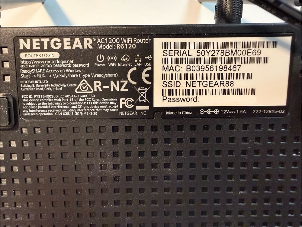 NETGEAR AC1200 Dual Band WLAN Router – Modell R6120 (Gebraucht) in ...
