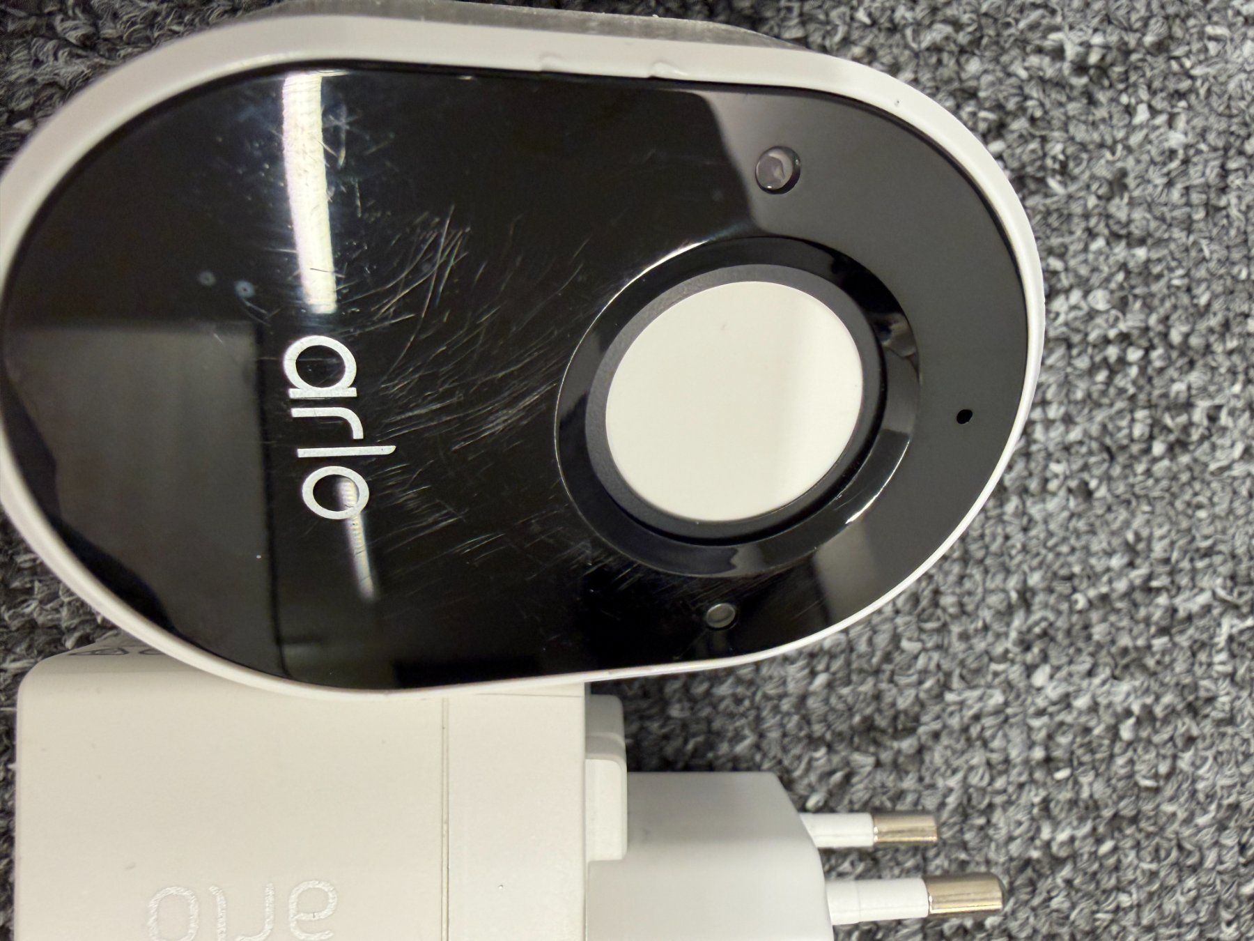 Arlo Essential Indoor Camera – WLAN (Usato) a Uster per CHF 3 – con ...