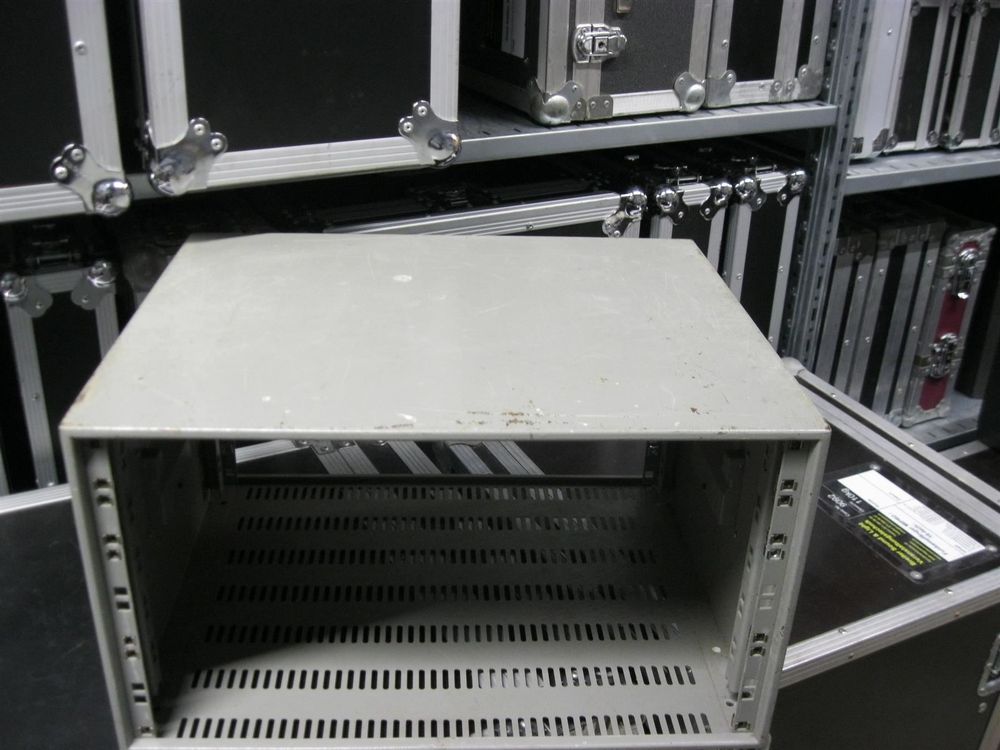 19"-Rack 6HE Eisenblech mit Traggriffen (Gebraucht) in Algetshausen für ...