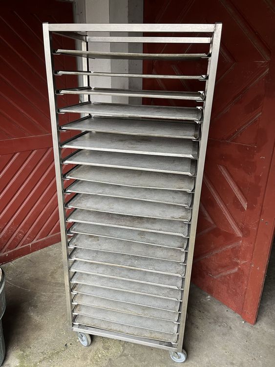 Tablettwagen Backwagen (Gebraucht) in Flaach für CHF 81 – nur Abholung ...