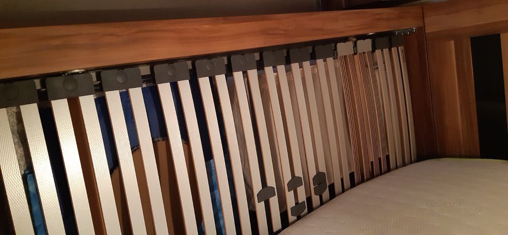 2 Lattenroste Wellflex Möbel Egger 90x200 Kopft. verstellbar (Gebraucht ...