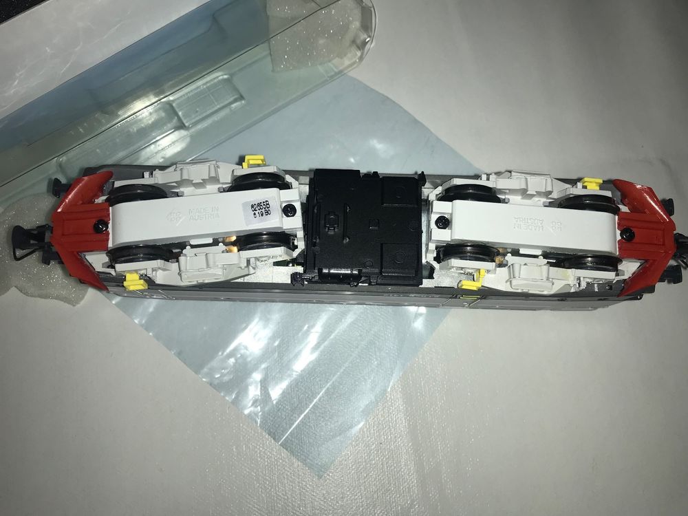 Neuwertige Rc6 der SJ, Roco, läuft ausgesprochen gut, analog (Neu und ...