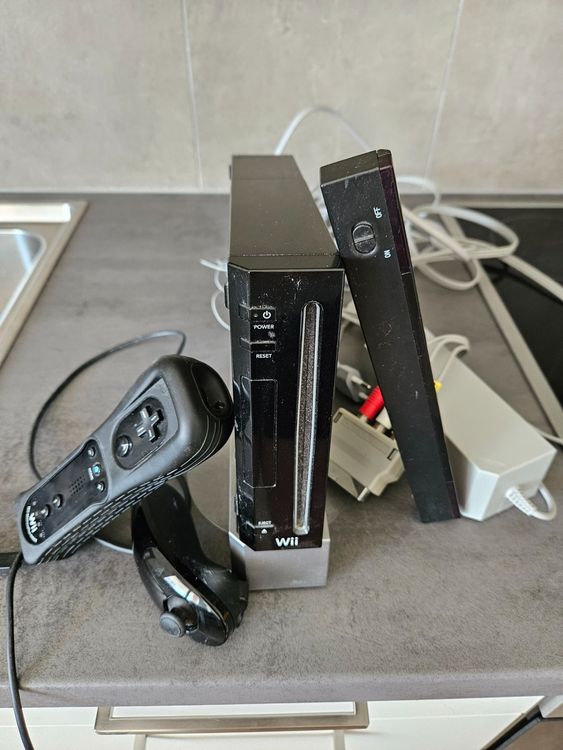 La Wii + accessoires de Greg (Gebraucht) in Neuchâtel für CHF 17 – nur ...
