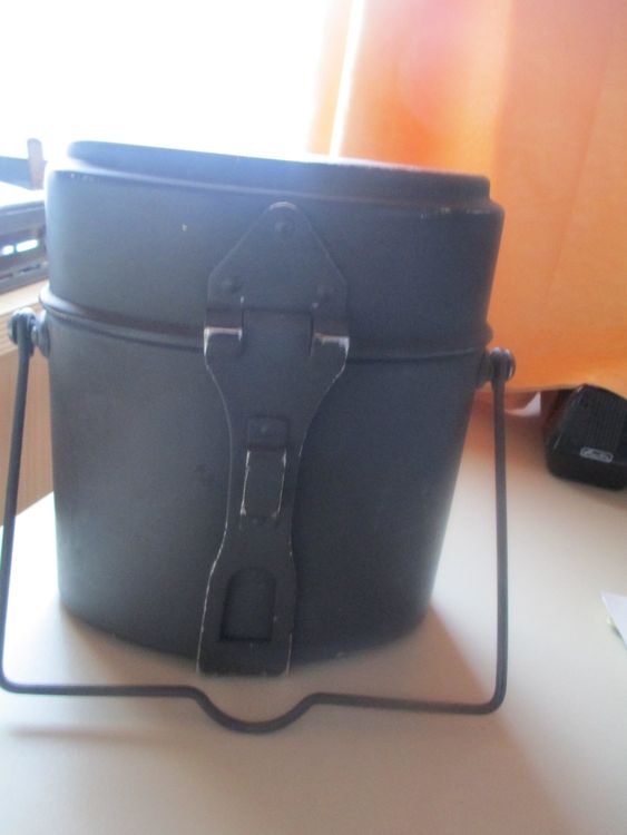 Gut erhaltene Schweizer Armee Gamelle (Gebraucht) in Landquart für CHF 10 – mit Lieferung auf ...