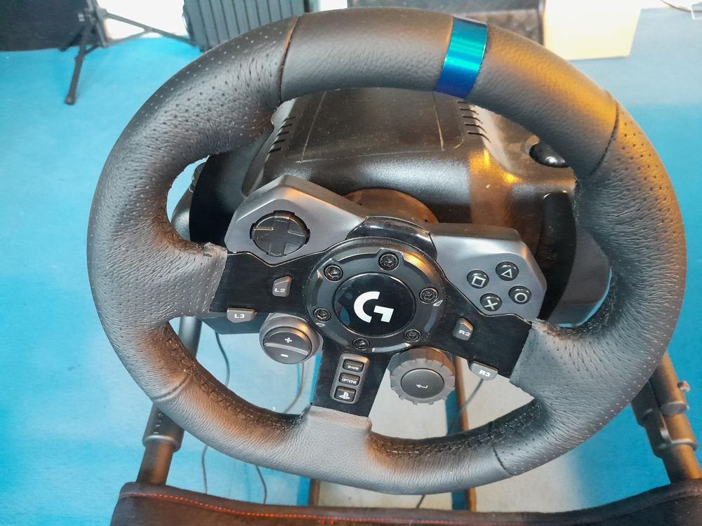 Game Lenkrad Logitech G923 TRUEFORCE mit Gameseat | Kaufen auf Ricardo