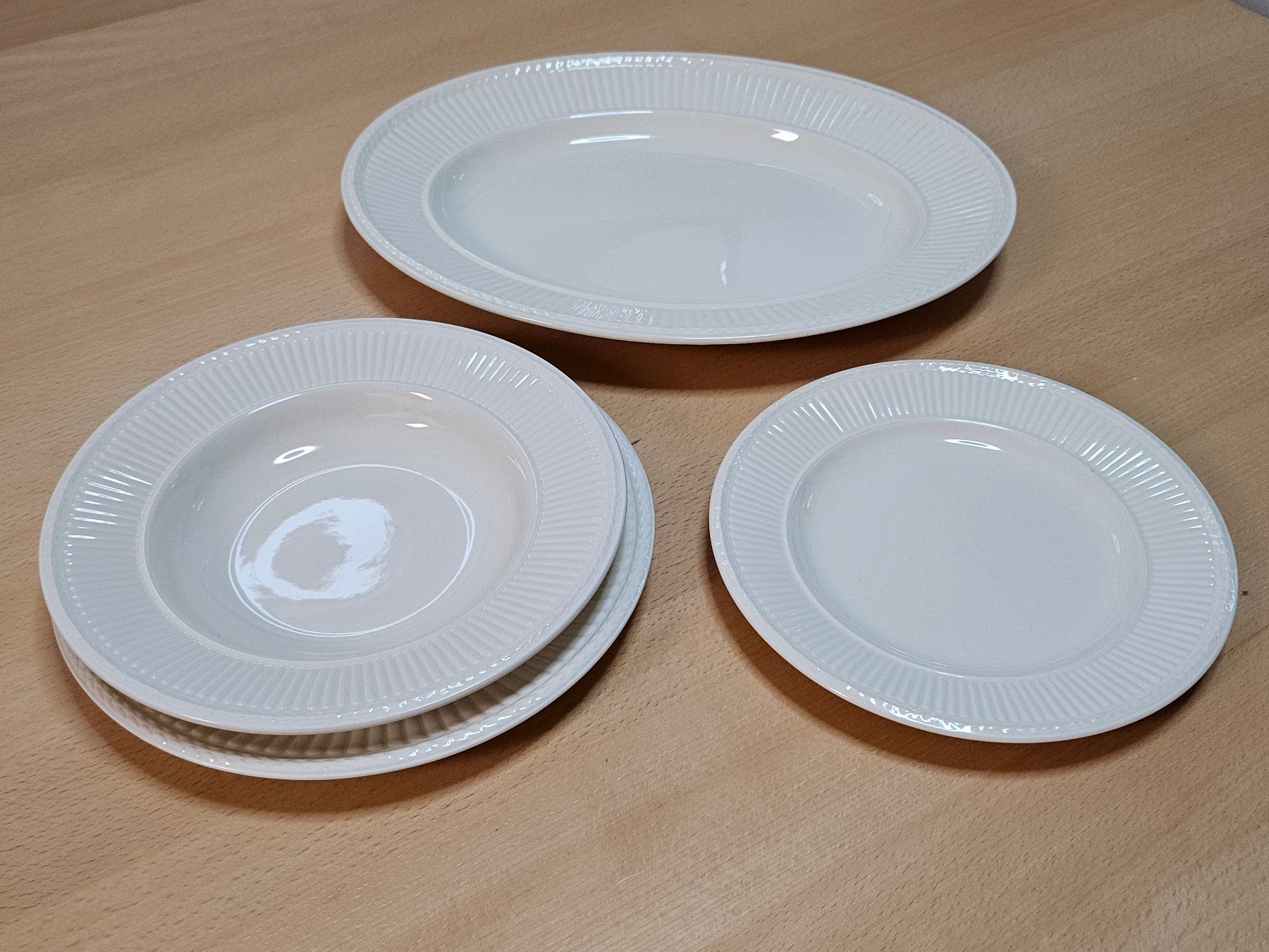 WEDGWOOD EDME GESCHIRR SET 4 TEILIG, 3 TELLER & 1 PLATTE (Gebraucht) in ...