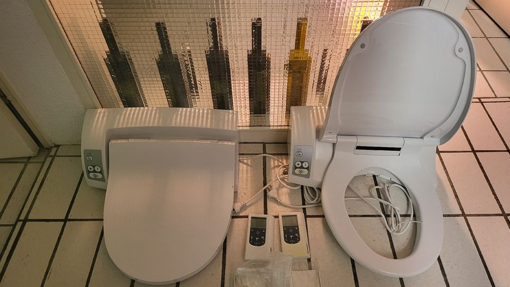 Geberit AquaClean 5000 plus (1 Exemplar) (Gebraucht) in Jona für CHF ...