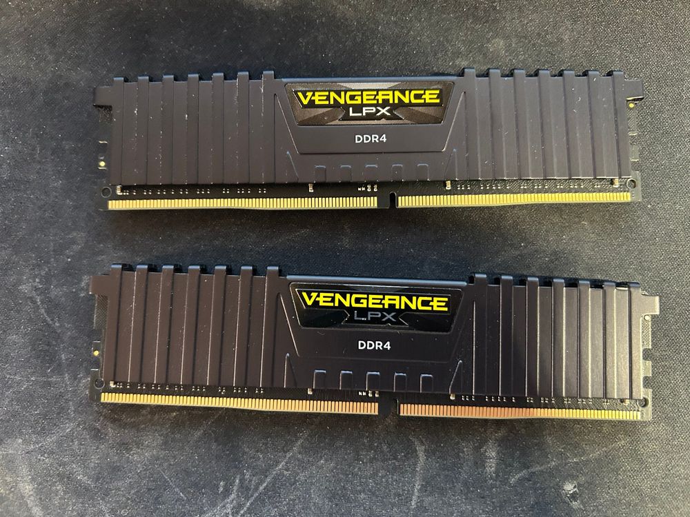 32 GB-Corsair VENGEANCE DDR4 2400 MHz (Gebraucht) in Wetzikon ZH für ...