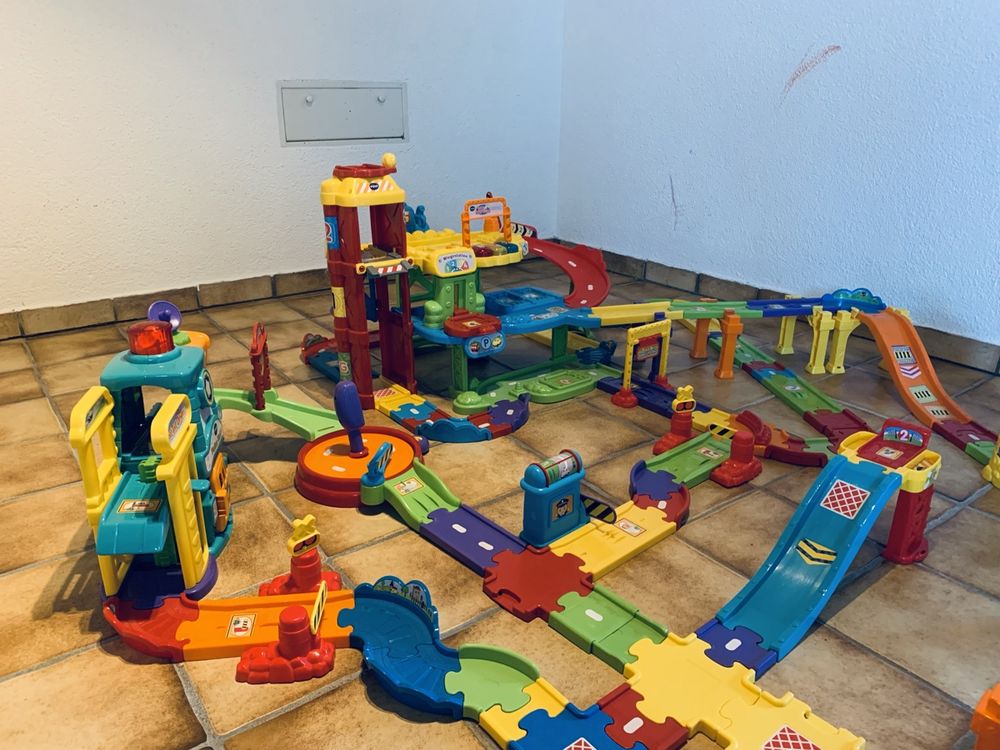 V-tech tut tut set (Gebraucht) in Thalwil für CHF 21 – mit Lieferung ...