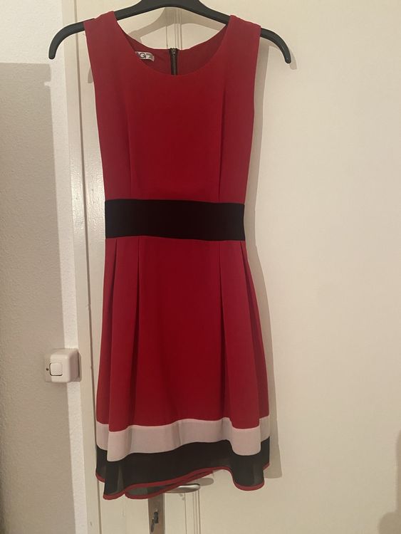 Robe (Neu (gemäss Beschreibung)) in Fribourg für CHF 15 – mit Lieferung auf Ricardo kaufen