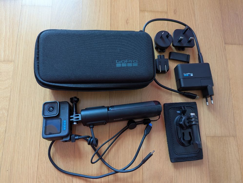 GoPro Hero 10 Black + GoPro Volta und Supercharger (Gebraucht) in Luzern für CHF 350 – mit ...