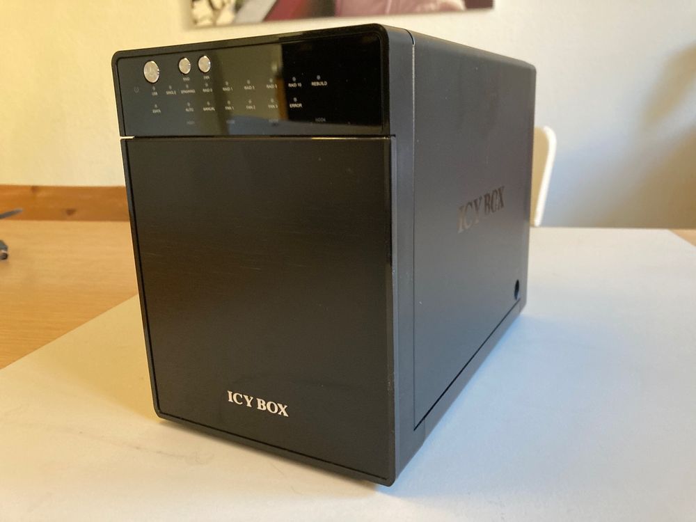 ICY BOX 4-fach Gehäuse + HDDs mit 6.75TB 3,5 Zoll SATA, Raid (Usato) a ...