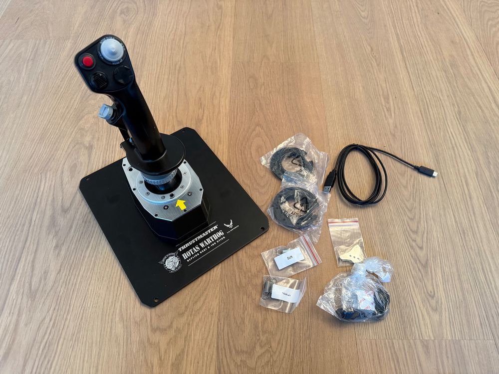 Thrustmaster HOTAS Warthog Flight Stick mit AVA Base (Gebraucht) in ...