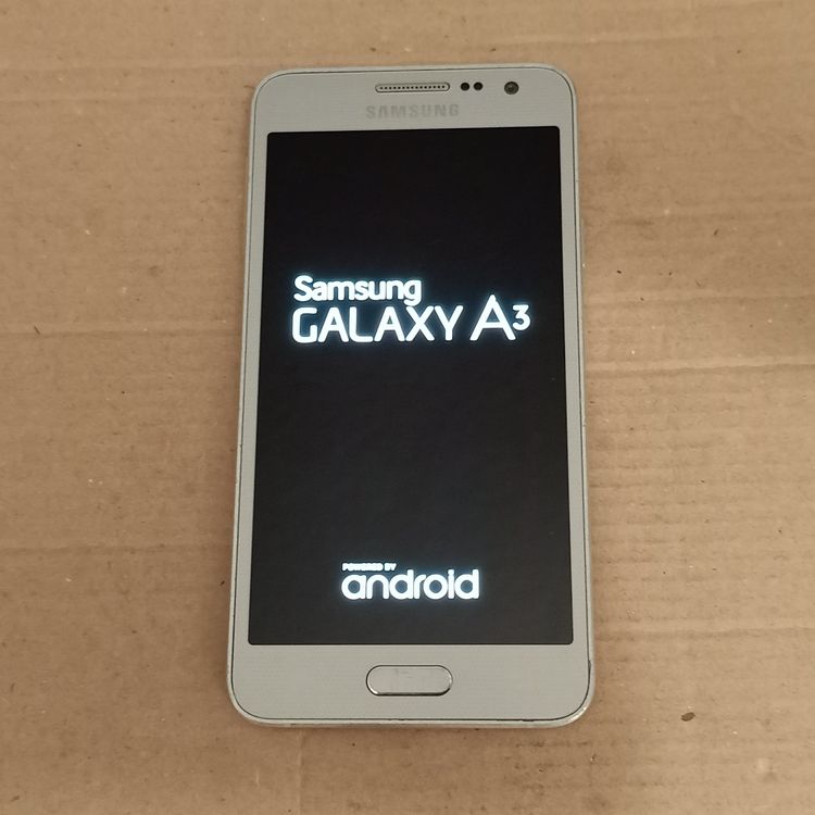 Android Handy ohne Sperre: Samsung Galaxy A3 Modell SM-A300F | Kaufen auf Ricardo