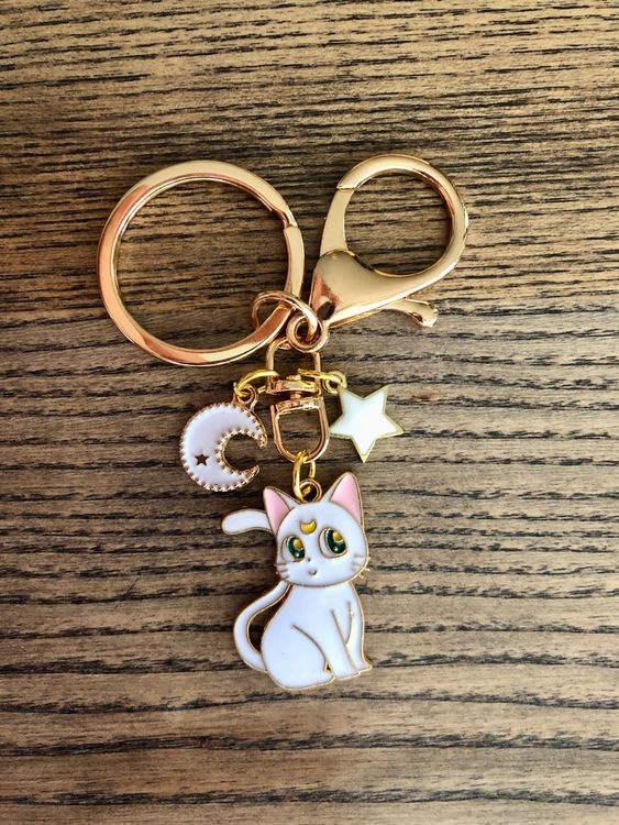 Sailor Moon Katze Artemis Schlüsselanhänger (Neu und originalverpackt) in Kloten für CHF 9 – mit ...