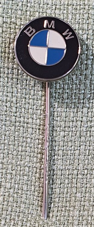 O070 - Anstecknadel Auto BMW (Gebraucht) in Reinach BL für CHF 5 – mit ...