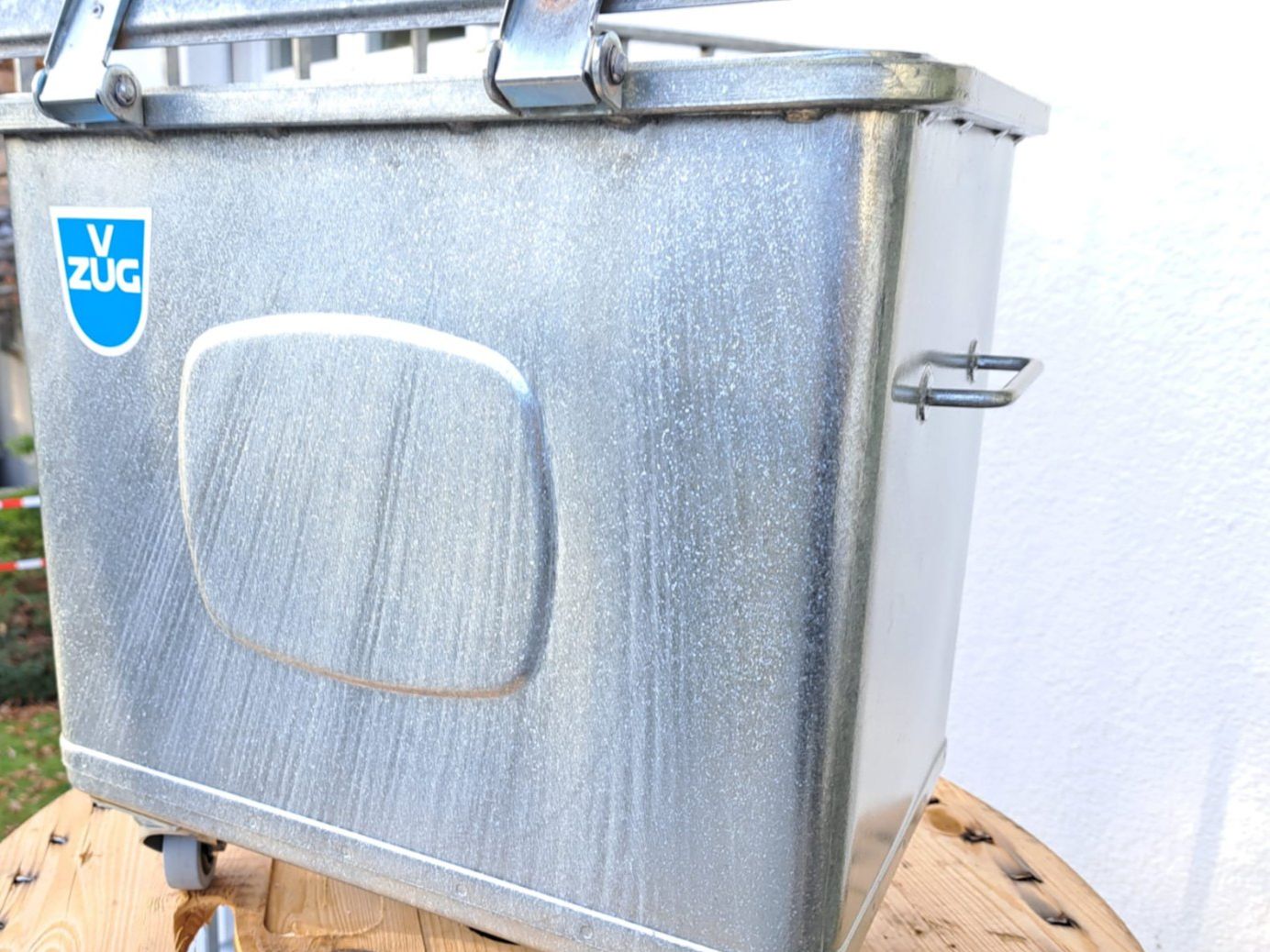 V-Zug Mini Container mit Rollen, verzinkt, stabil (Gebraucht) in ...