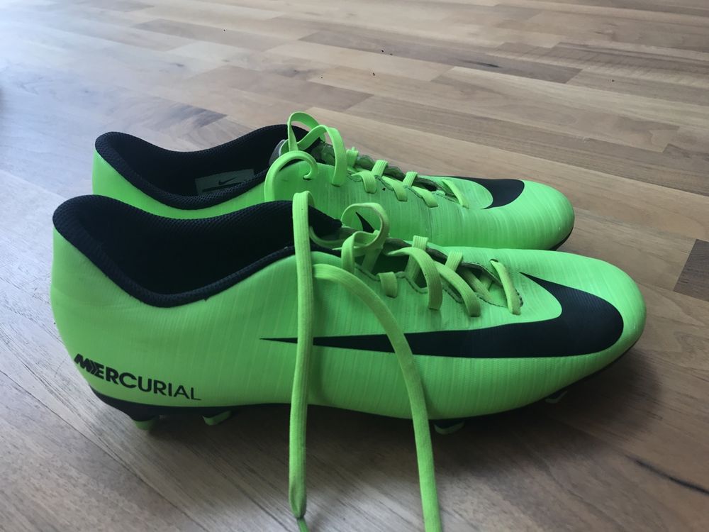 Fußballschuhe Nike 43 (Gebraucht) in für CHF 21.5 – mit Lieferung auf ...