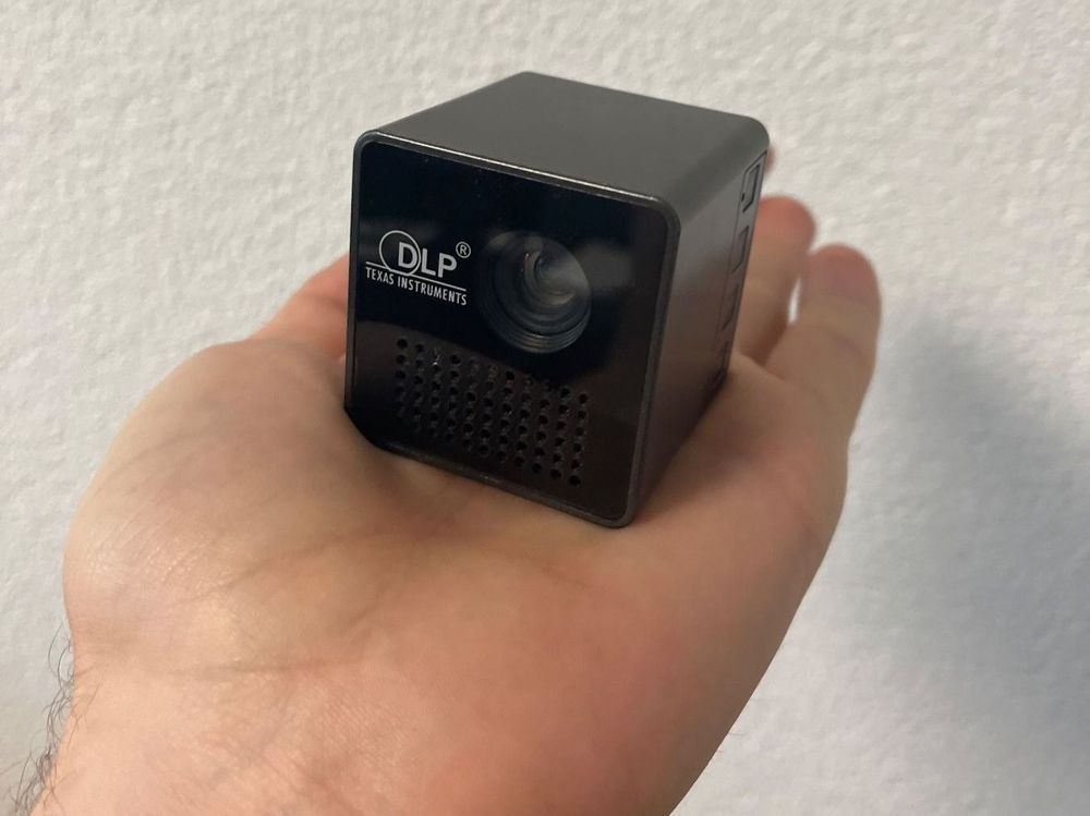 Mini Beamer ***Kleinster Beamer der Welt - NUR 5x5x5cm*** (Neu (gemäss ...