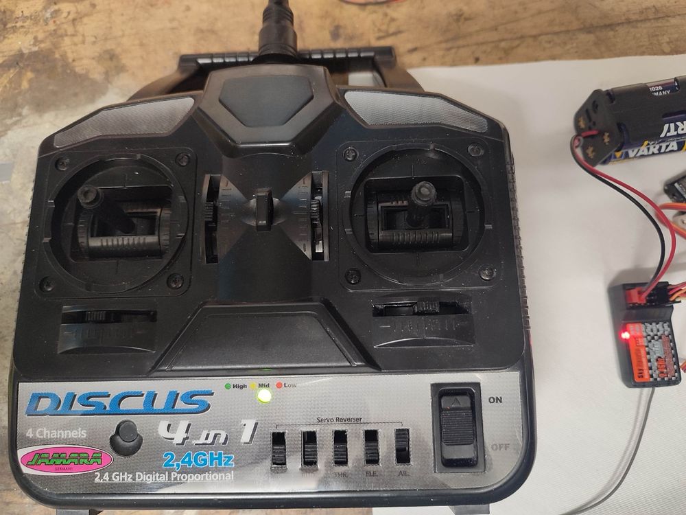 Fernsteuerung Jamara 2.4 GHz Empfänger 6 Kanal Servo Akku | Kaufen auf ...
