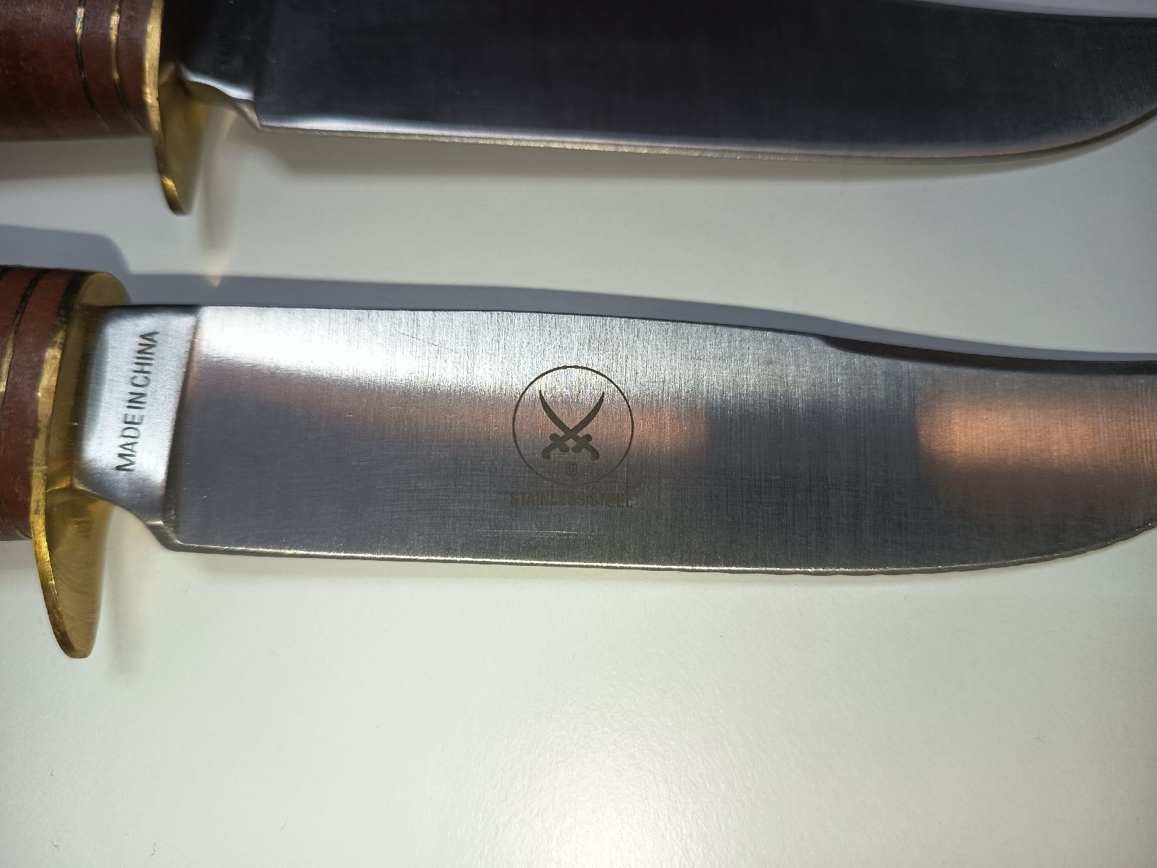 Zwei Buffalo Bill Messer - Sammlerstücke für Liebhaber (Neu (gemäss ...