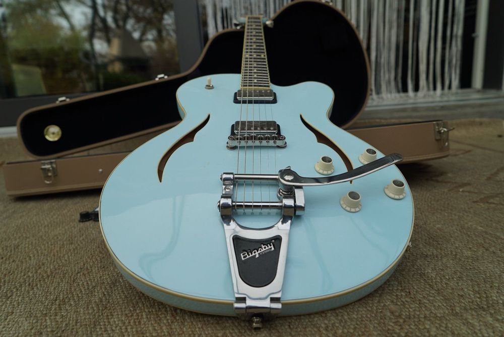 Hofner Verythin Single Cutaway 2011 Light Blue Luxus Koffer | Kaufen ...