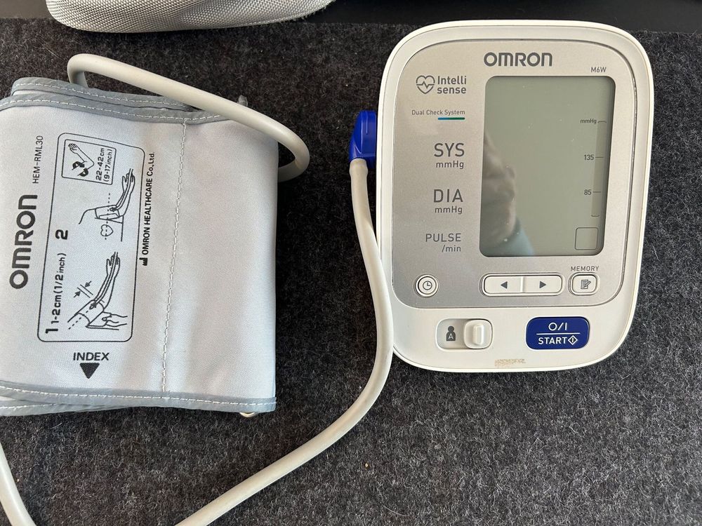 Blutdruckmessgerät omron 2 Personen Oberarm | Kaufen auf Ricardo