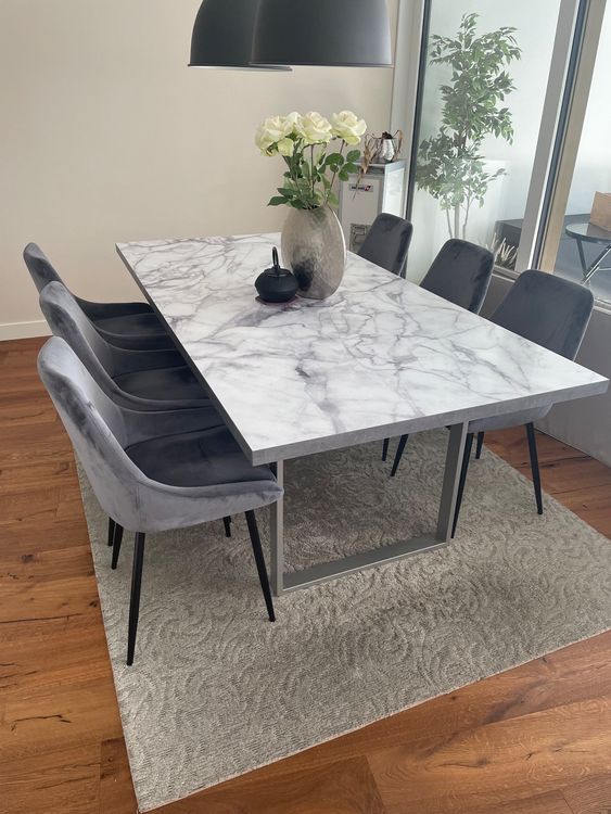 Eleganter Tisch im modernen Design | Kaufen auf Ricardo