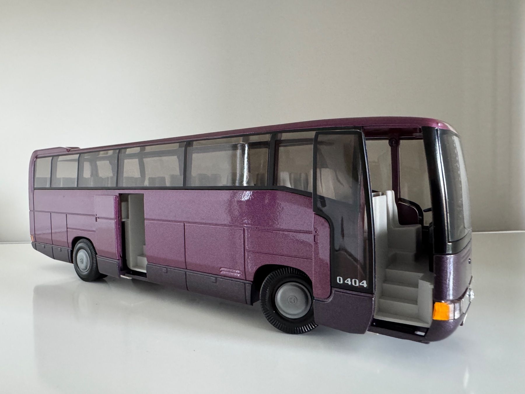 Mercedes-Benz Reisebus Hochdecker Typ 0404 1:43 von NZG (Gebraucht) in ...