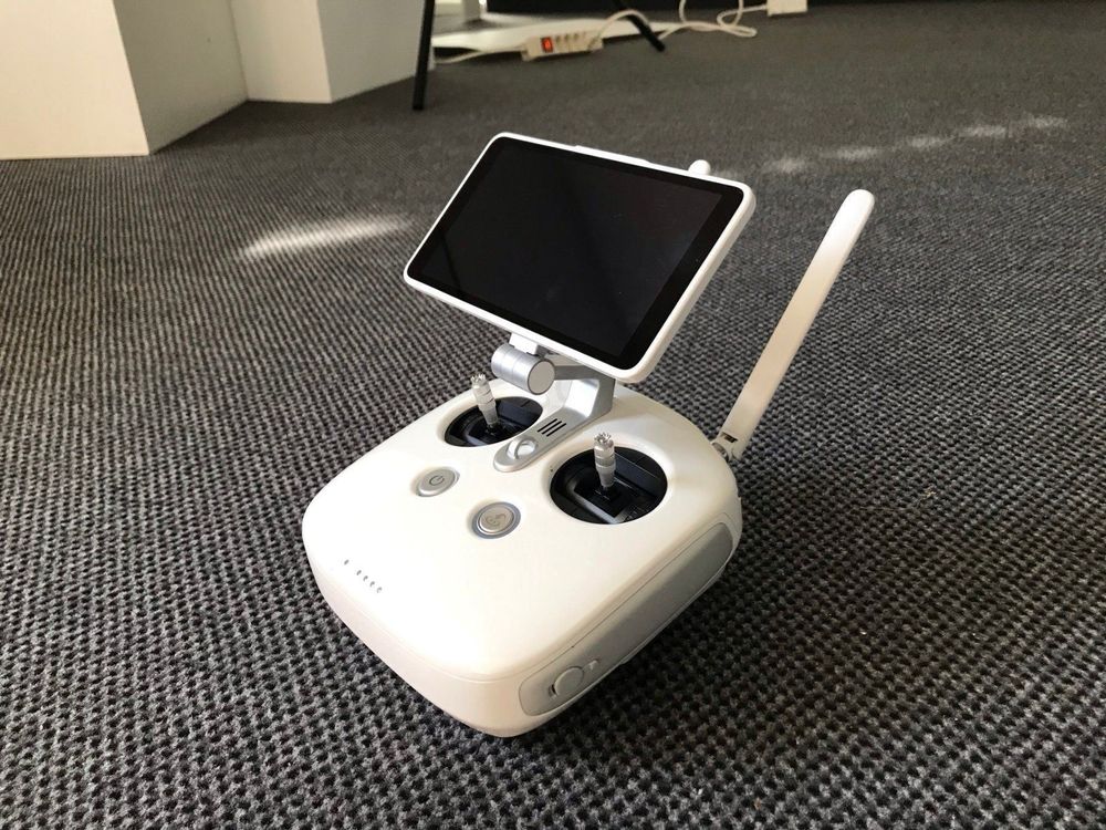 Dji Phantom 4 Controller mit Bildschirm (Gebraucht) in Marbach für CHF ...