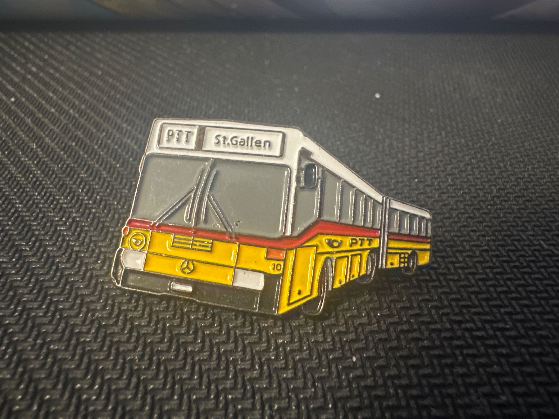 PTT St. Gallen Bus - Pin Top Zustand! (Gebraucht) in Birsfelden für CHF ...