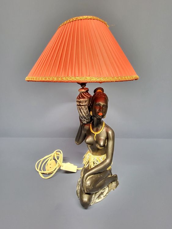 Tischlampe Form sitzende Frau elektrifiziert dekorativ (Gebraucht) in ...