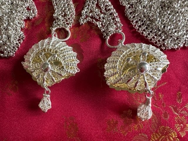 Tracht, Trachtenschmuck, Aargauer oder Berner Münger | Kaufen auf Ricardo