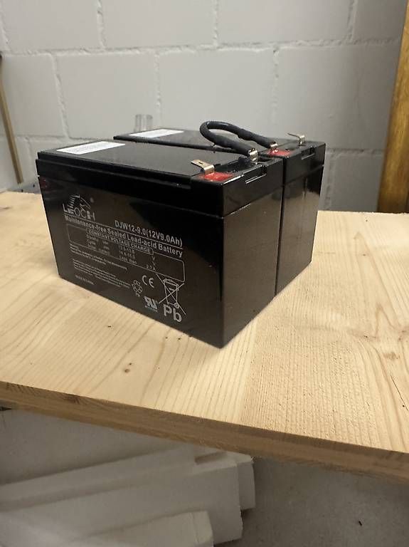 2× APC / Schneider Electric Bleiakku 12V 9Ah (RBC) (Gebraucht) in Emmen ...