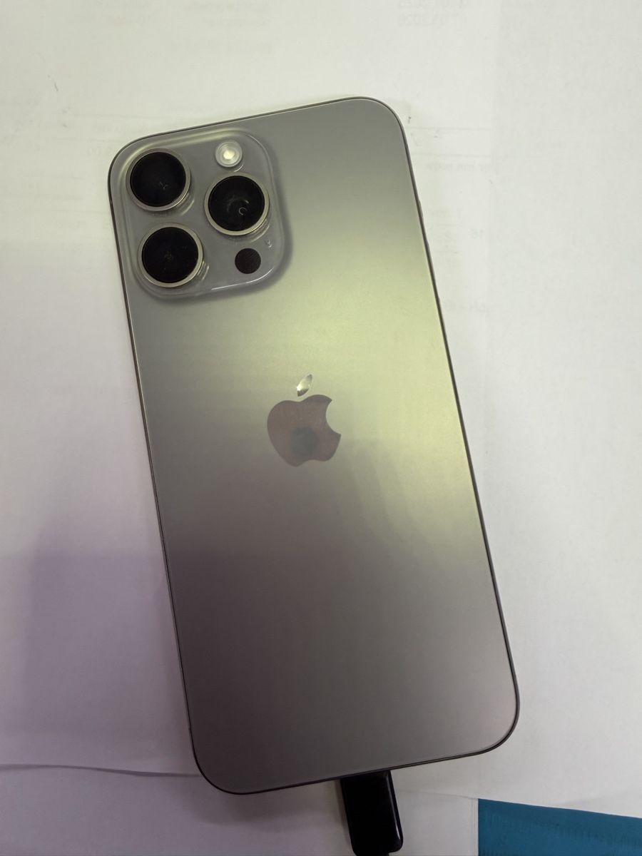 iPhone 15 Pro Max, 256 GB, Titan Grau, Batterie 85% (Defekt) in Liestal ...