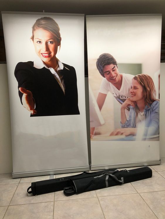 2 Stück Rollup Displays 100cm Breit / 2 Modell-Varianten (Gebraucht) in ...