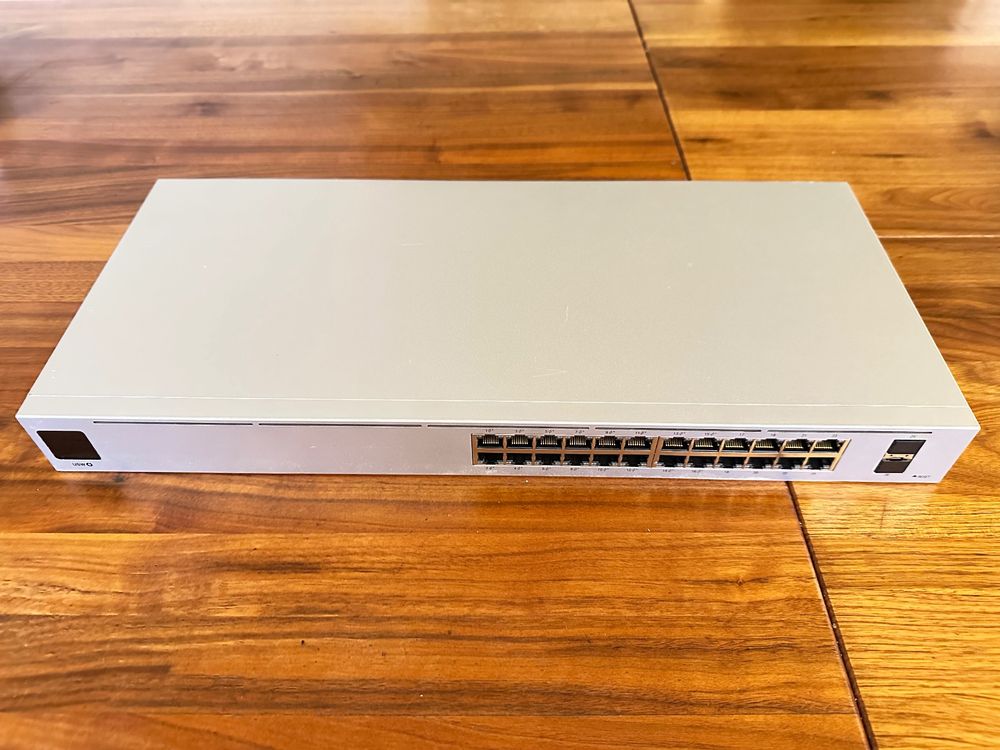 UniFi Switch USW 24 PoE Gen2 (Gebraucht) in Hausen am Albis für CHF 306 ...