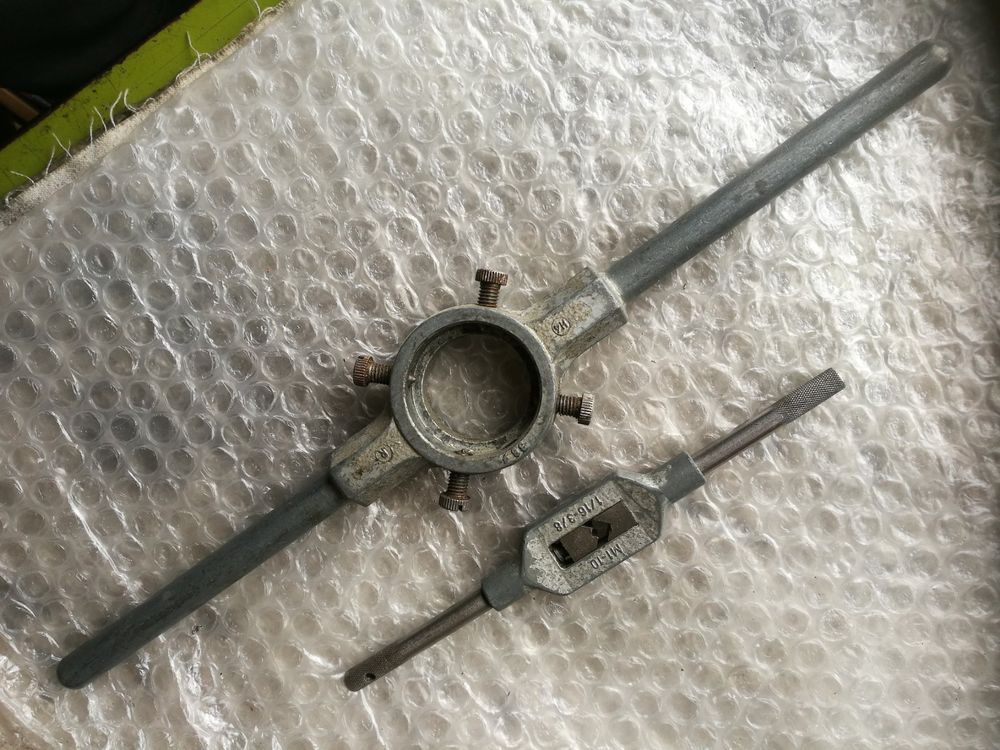 Windeisen und Schneideisenhalter (Gebraucht) in Niederdorf für CHF 20 ...
