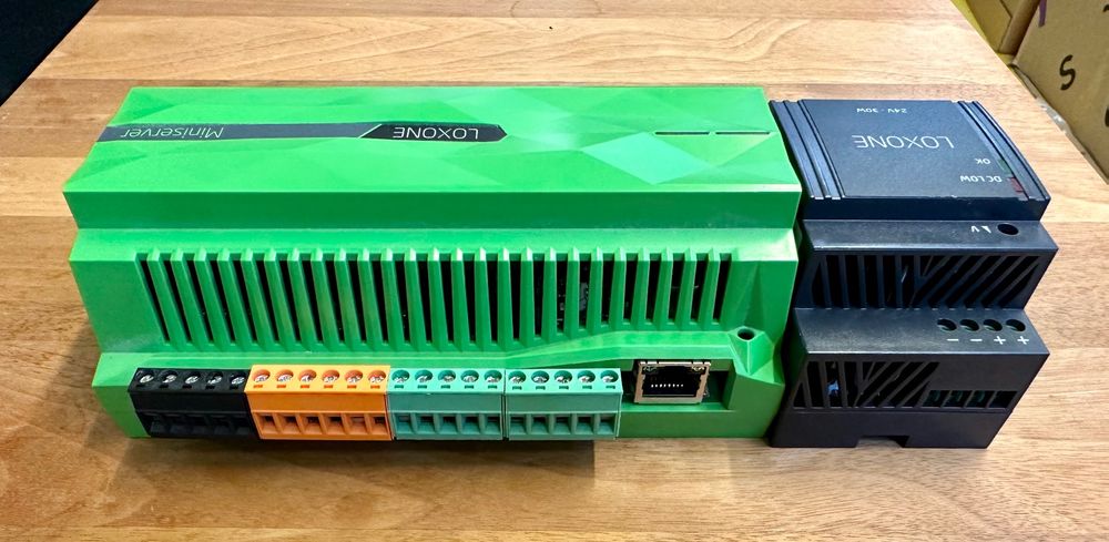 Loxone Miniserver 1st Gen. Inkl. 24V Netzteil | Kaufen auf Ricardo
