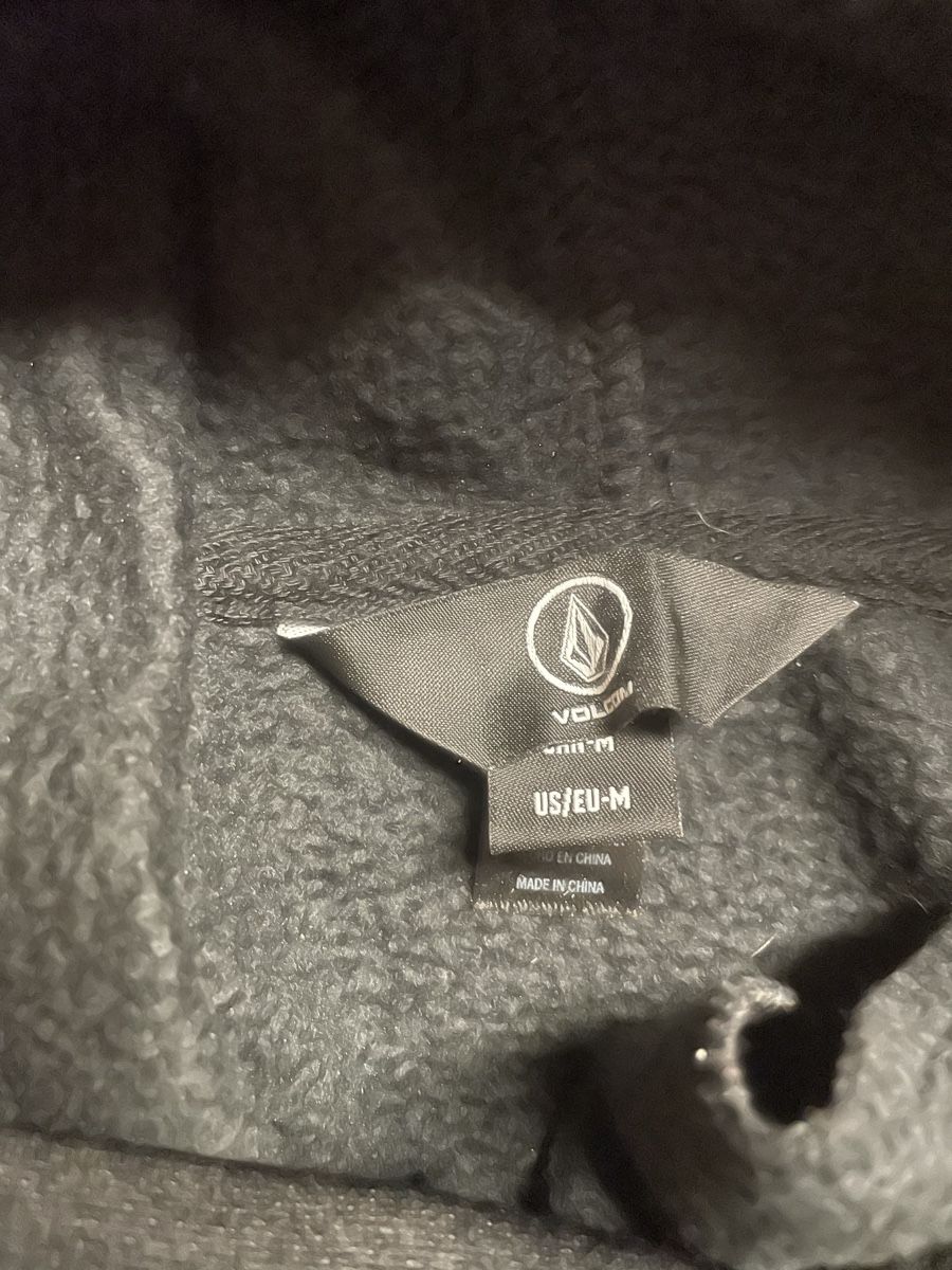 Pull Volcom (Neuf (Voir description)) à Jaun pour CHF 50 – avec ...