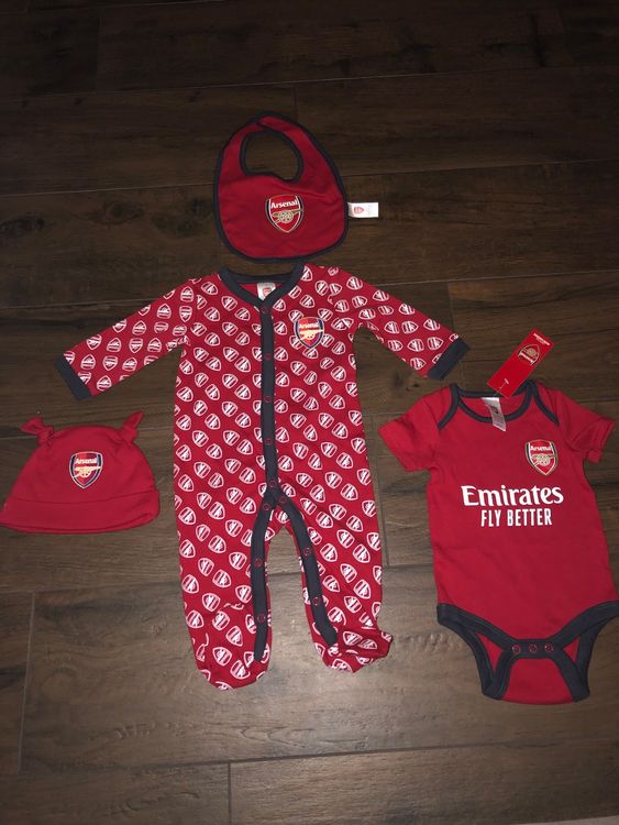 FC Arsenal Baby Set (Neu (gemäss Beschreibung)) in Wimmis für CHF 5 ...