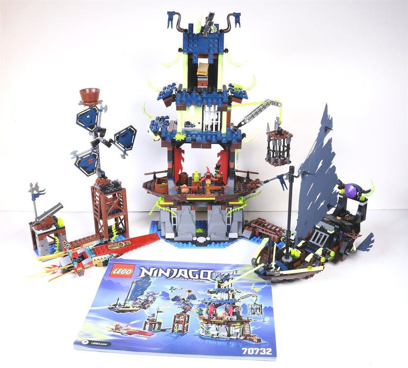 LEGO 70732 Ninjago Die Stadt Stiix City (Gebraucht) in Hettlingen für ...
