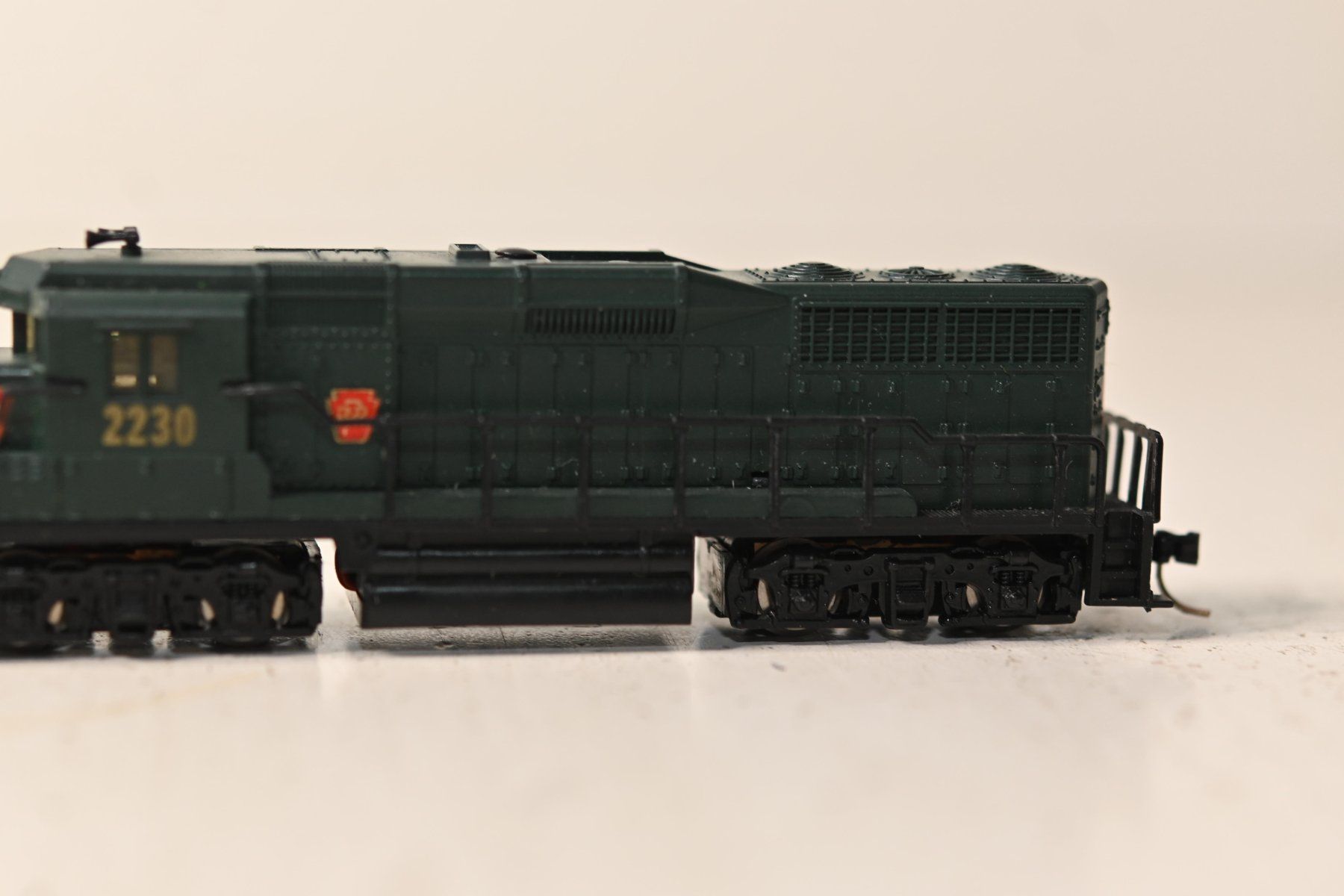 GP 30 Diesellok Atlas Spur N mit OVP , läuft nicht (Defekt) in Laupen ...
